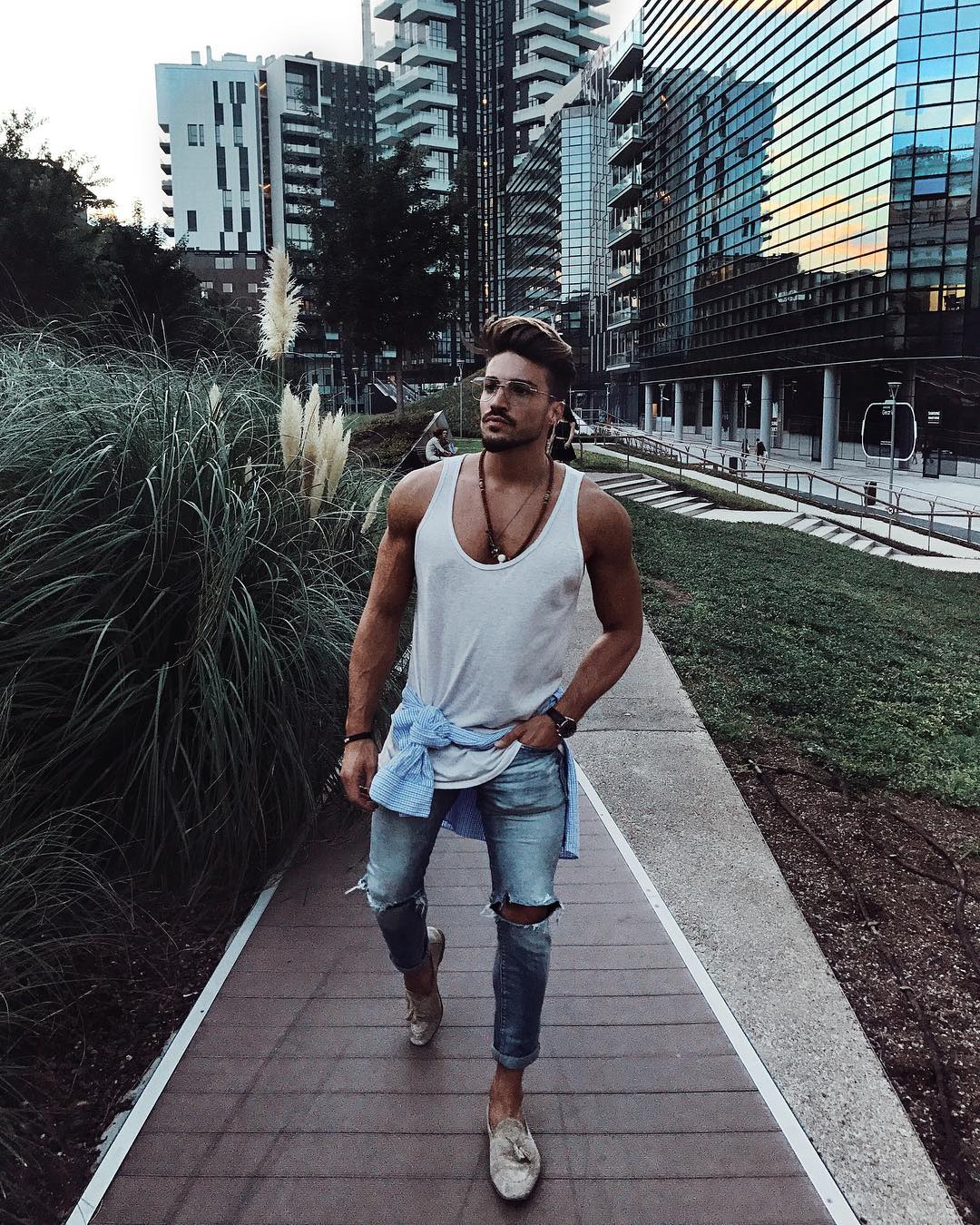 30 Summer Street Outfit Ideas for Men [with Images]