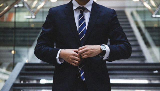 No-BS Guide to Wearing a Watch to the Job Interview (as a Job Applicant)